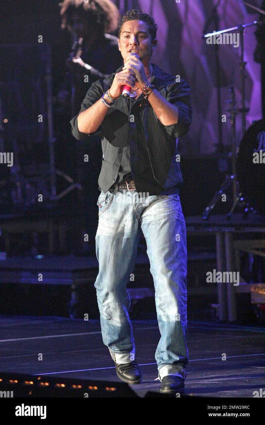 David Bisbal performs in the Viva Romance concert at the American ...