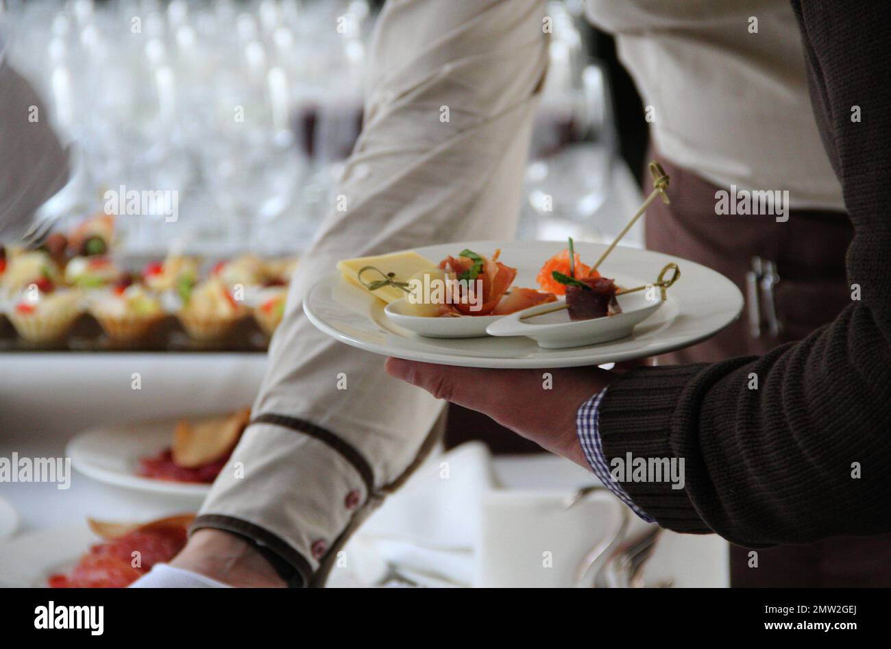 Waiter appetizer restaurant hi-res stock photography and images - Alamy