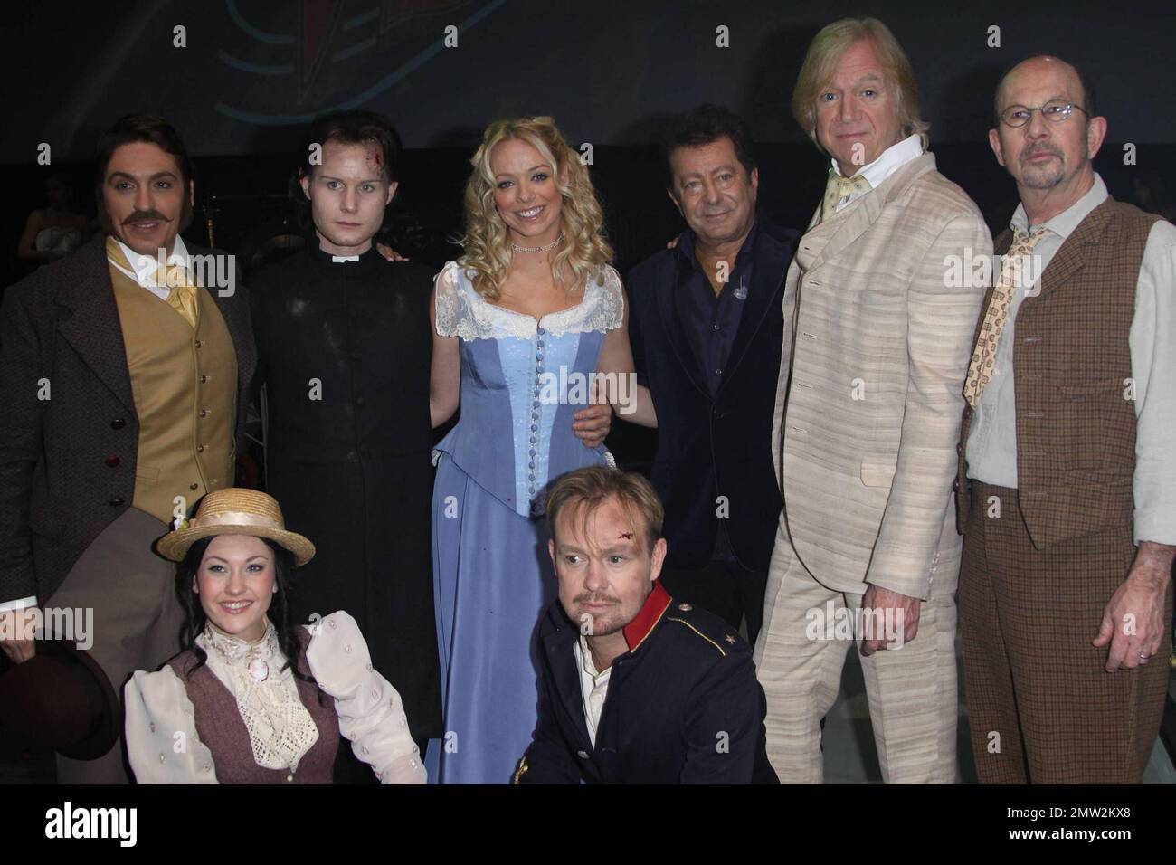 Jeff Wayne, Michael Falzon, Rhydian Roberts, Justin Hayward, Chris ...