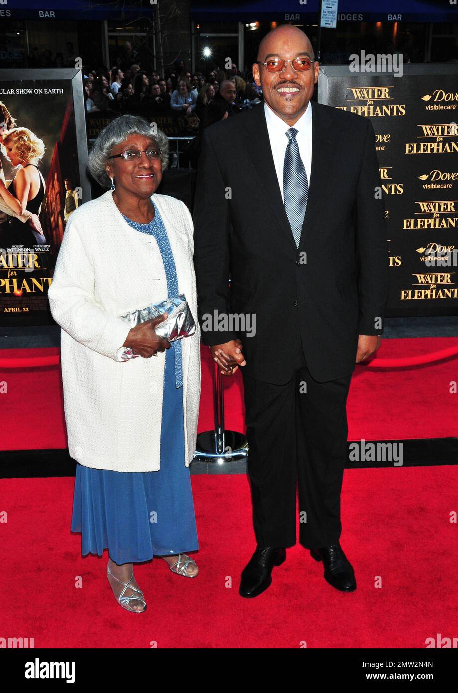 Ken Foree (R) poses for photographers on the red carpet at the premiere ...