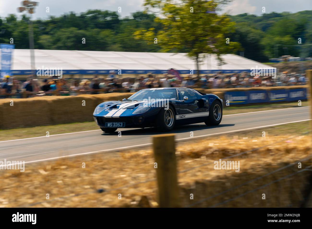 Blue ford gt40 hi-res stock photography and images - Alamy