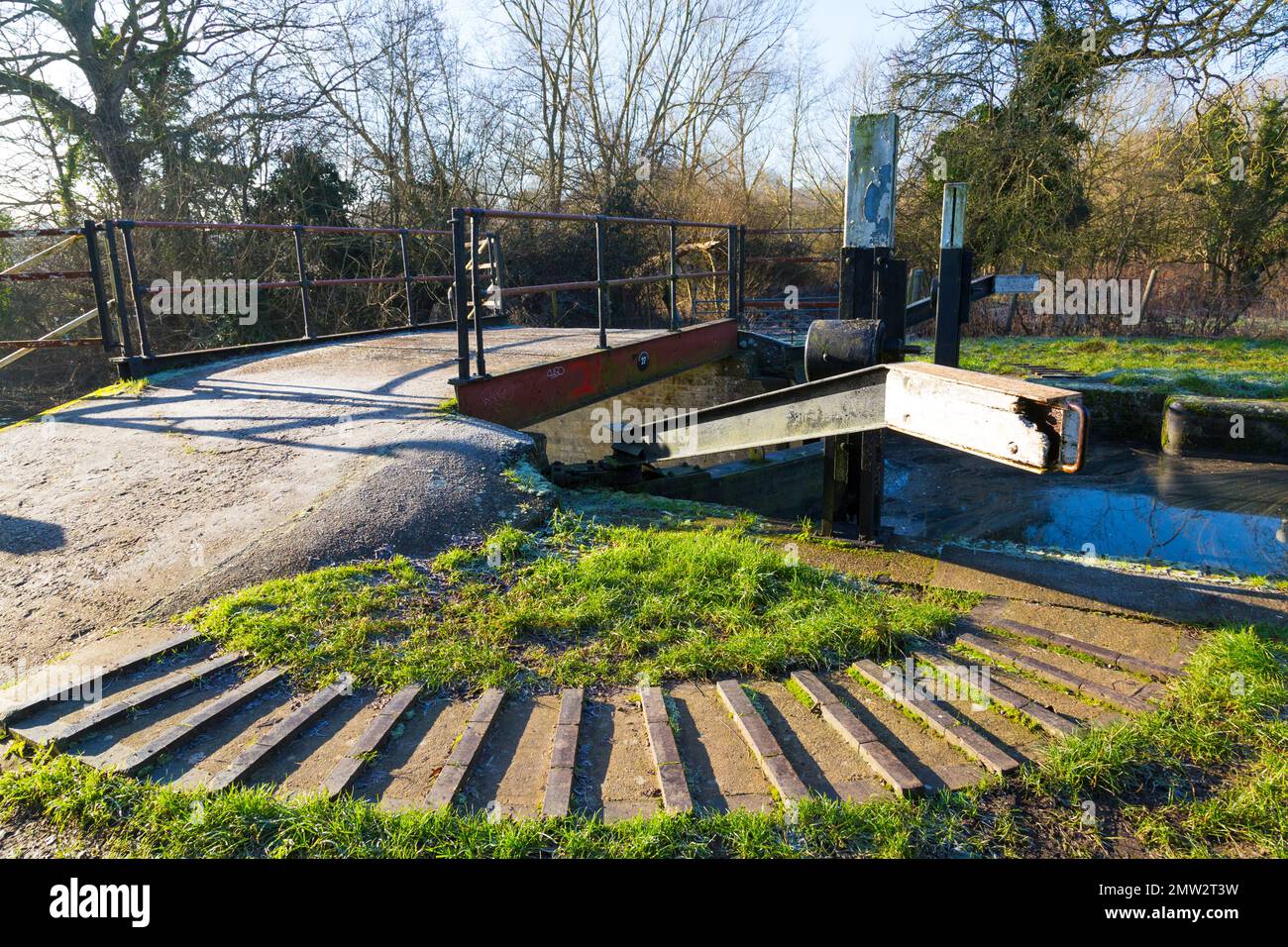 Lock on River Stort Stock Photo - Alamy