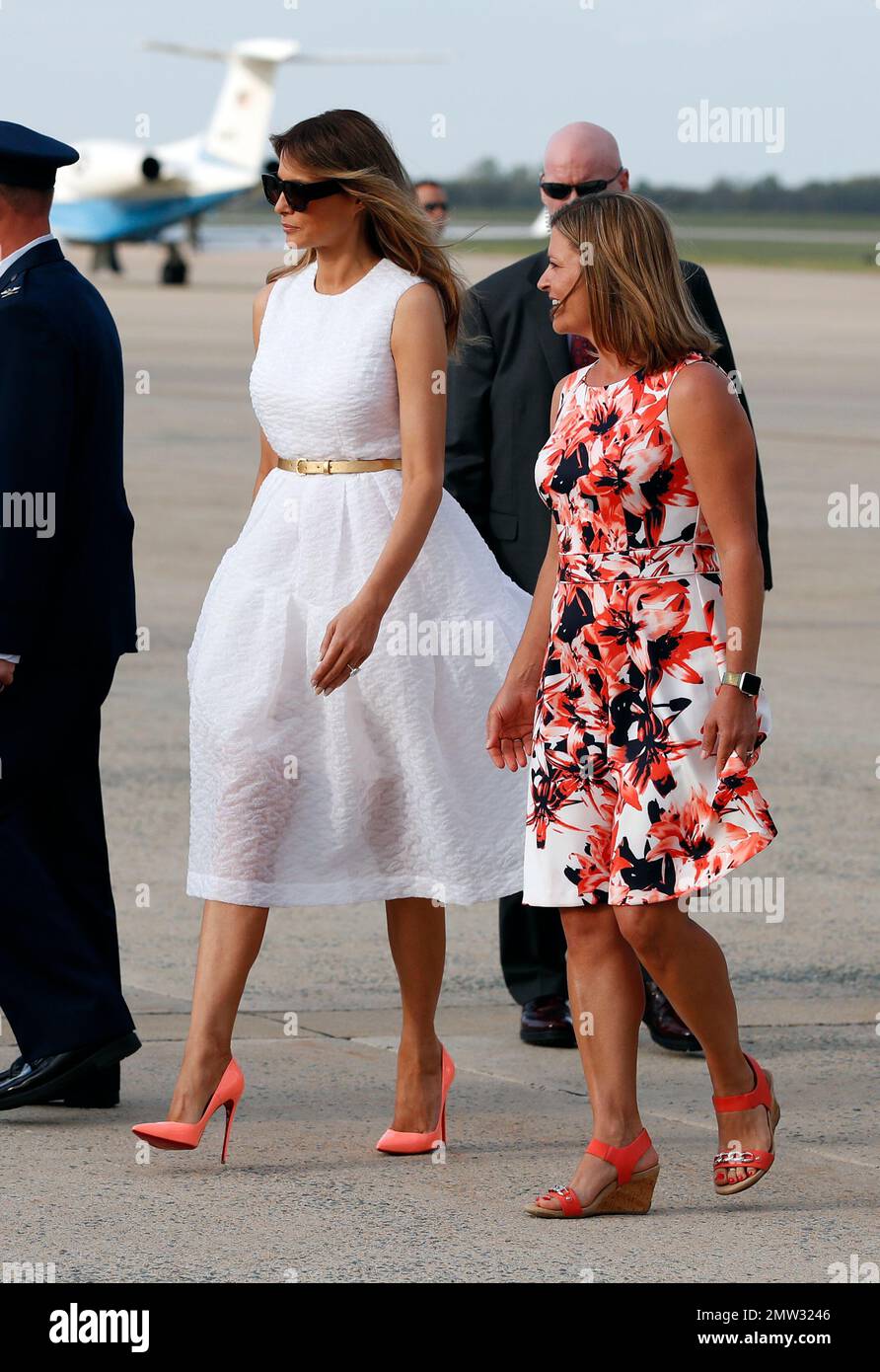 First lady Melania Trump walks with Shannon Thompson, the wife of US ...