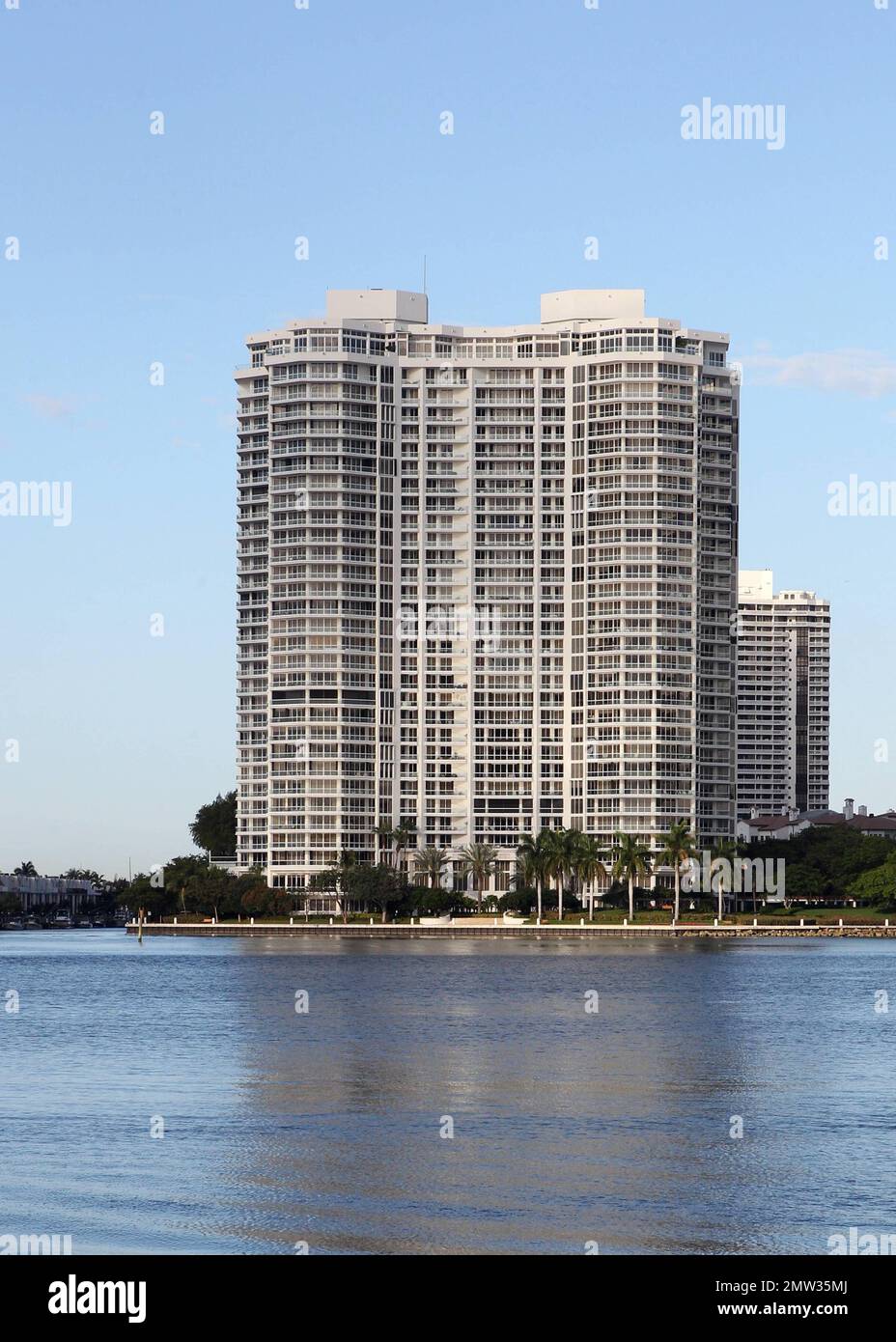 EXCLUSIVE!! General views of Whitney Houston's former Miami residence ...