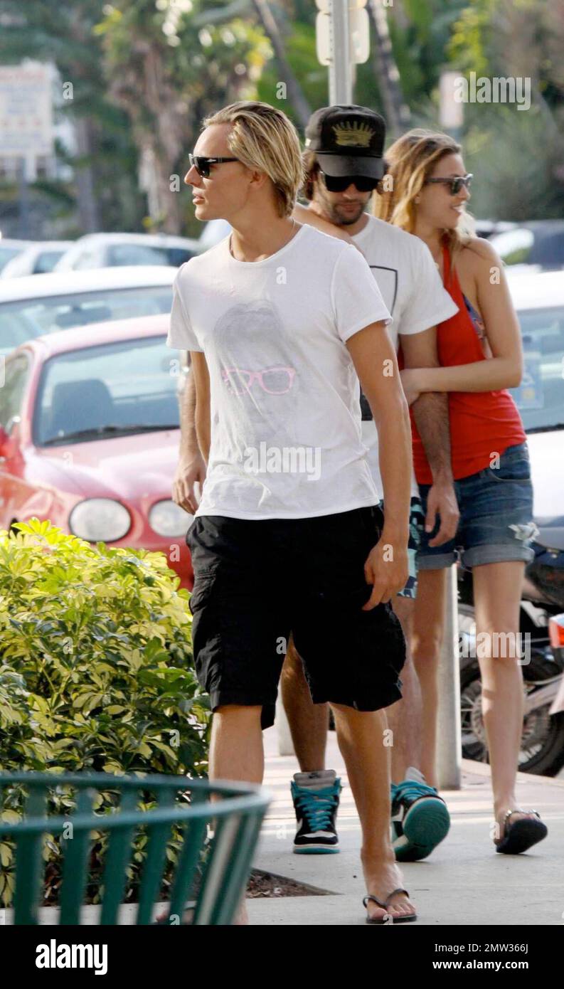 Exclusive!! Whitney Port, boyfriend Jay Lyon and some friends, take in ...