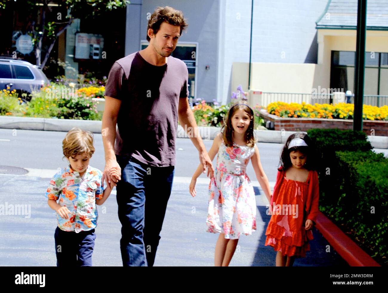 "Van Helsing" star, UK actor Will Kemp spends a day out with wife Gaby ...