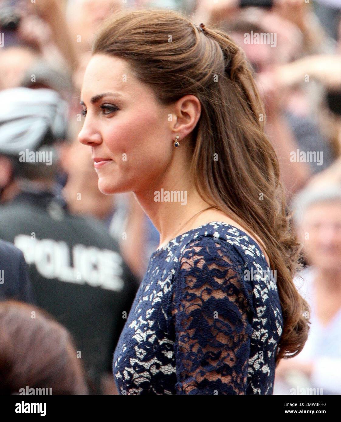 Prince William and Kate Middleton arrive at Ottawa MacDonald-Cartier ...
