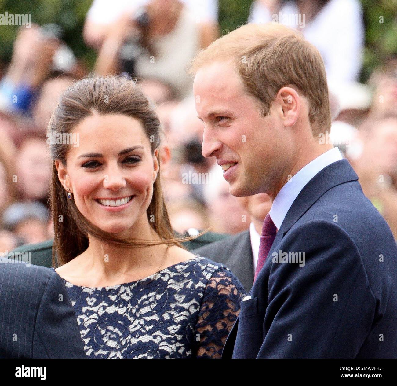 Prince William and Kate Middleton arrive at Ottawa MacDonald-Cartier ...