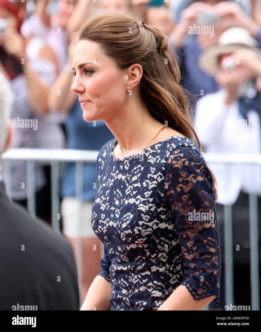 Prince William and Kate Middleton arrive at Ottawa MacDonald-Cartier ...