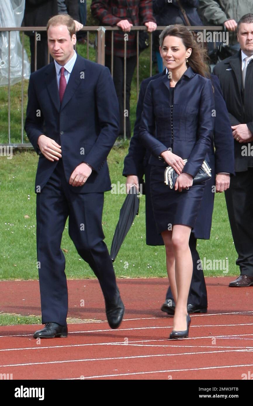 Kate middleton red suit hi-res stock photography and images - Alamy