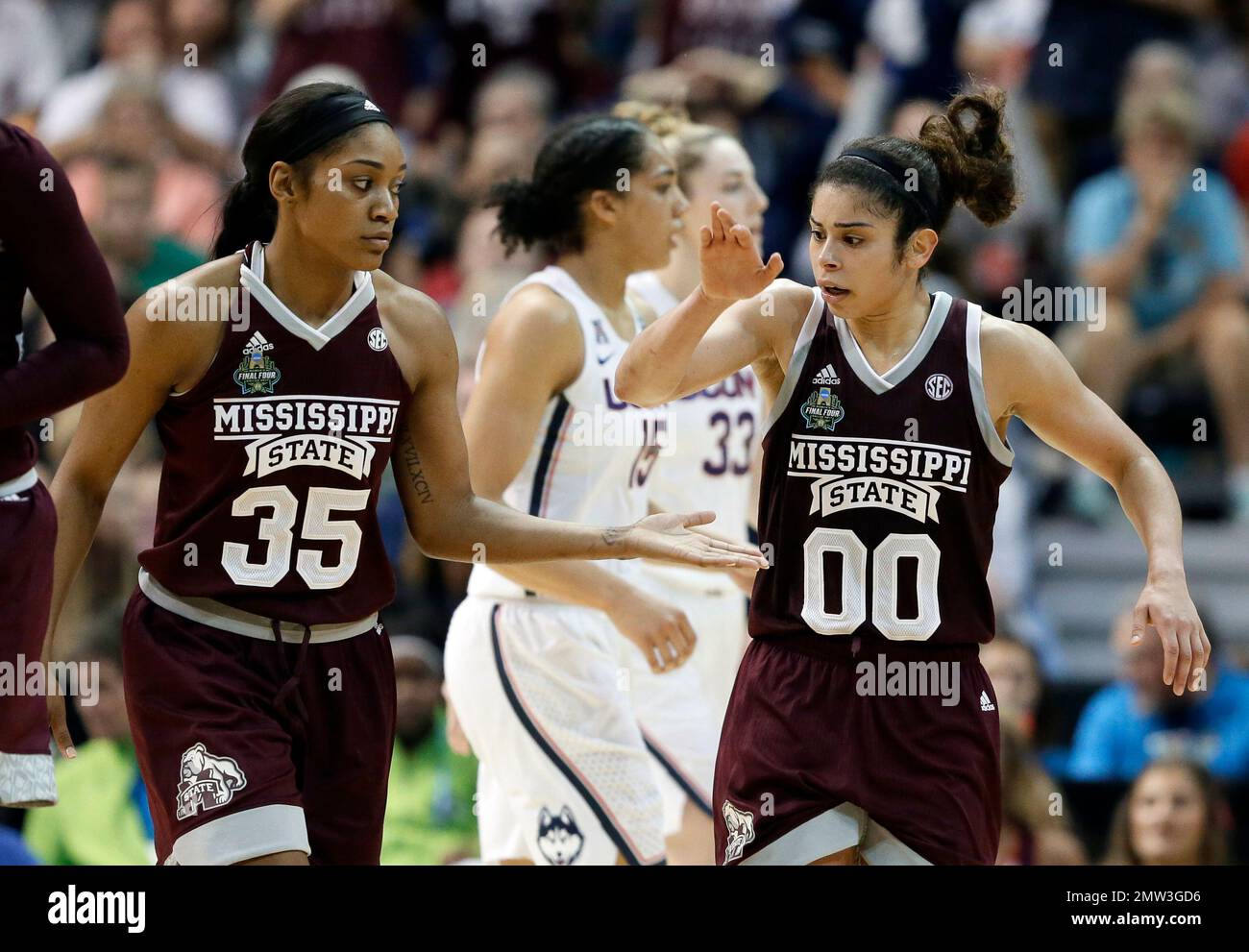 Mississippi State's Victoria Vivians (35) and Dominique Dillingham (00 ...