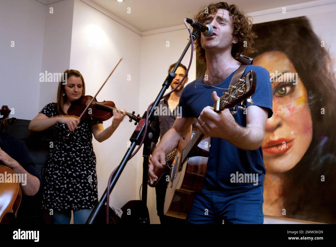 Actor/Singer Orlando Seale performs infront of an audience at the ...