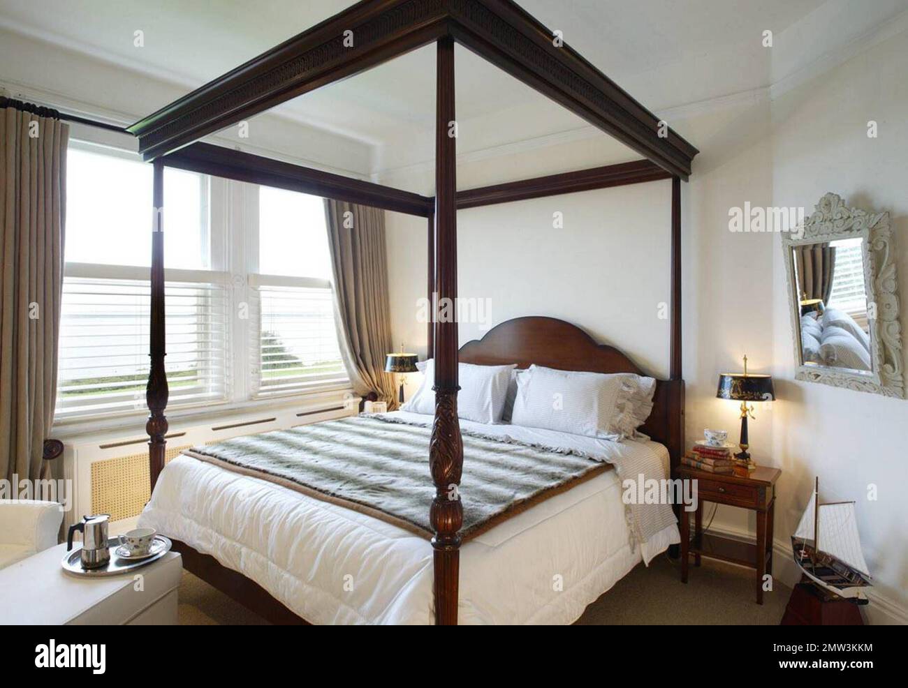 Exclusive!! This is the rehab center troubled singer Amy Winehouse ...