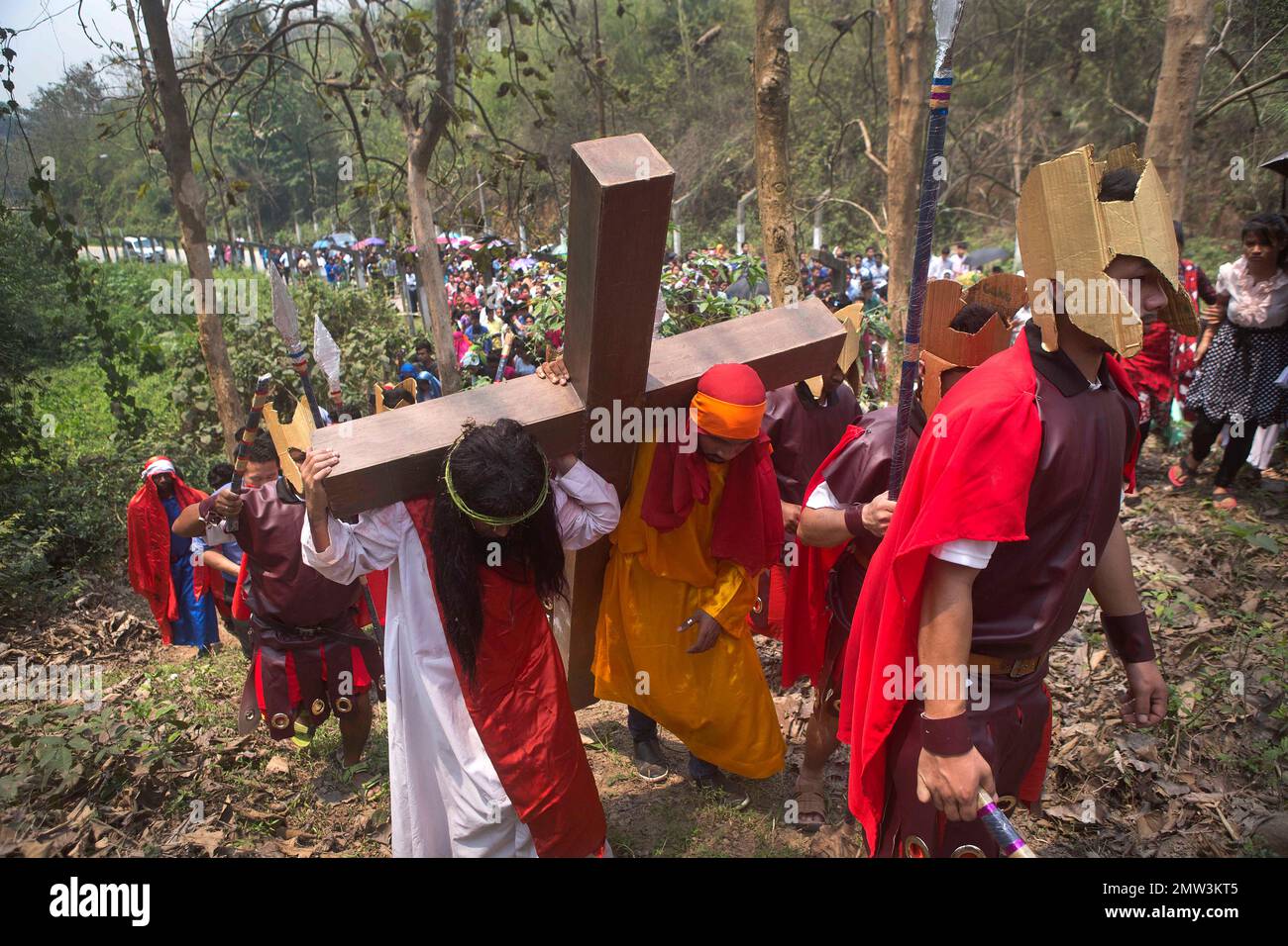 Christian devotees reenact the crucifixion of Jesus Christ to mark Good ...