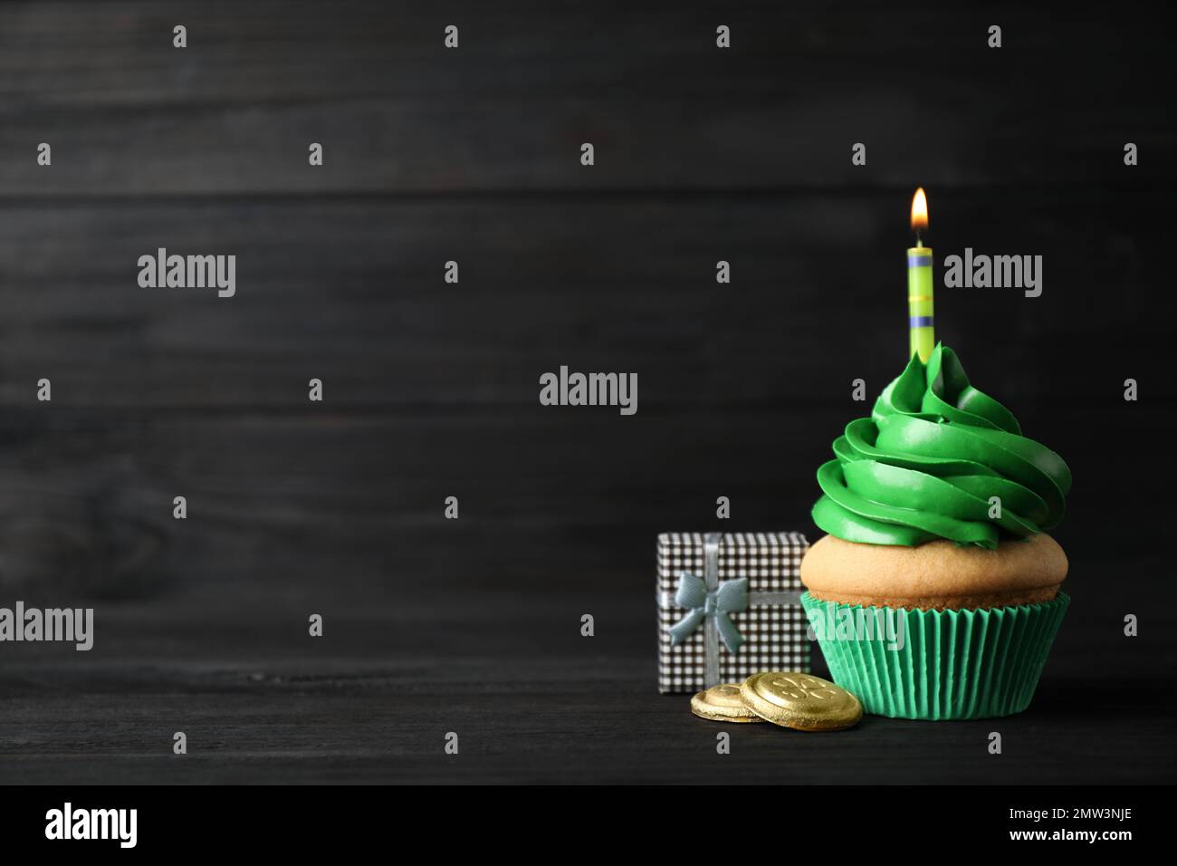 Cupcake money box hi-res stock photography and images - Alamy