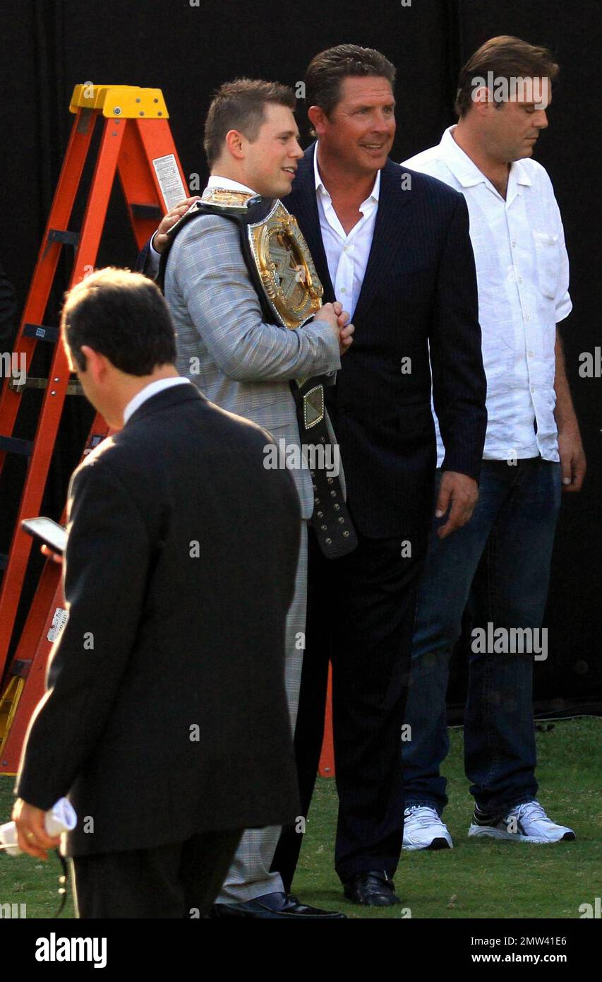 Music mogul Emilio Estefan joins legendary Dolphins Quarterback Dan ...