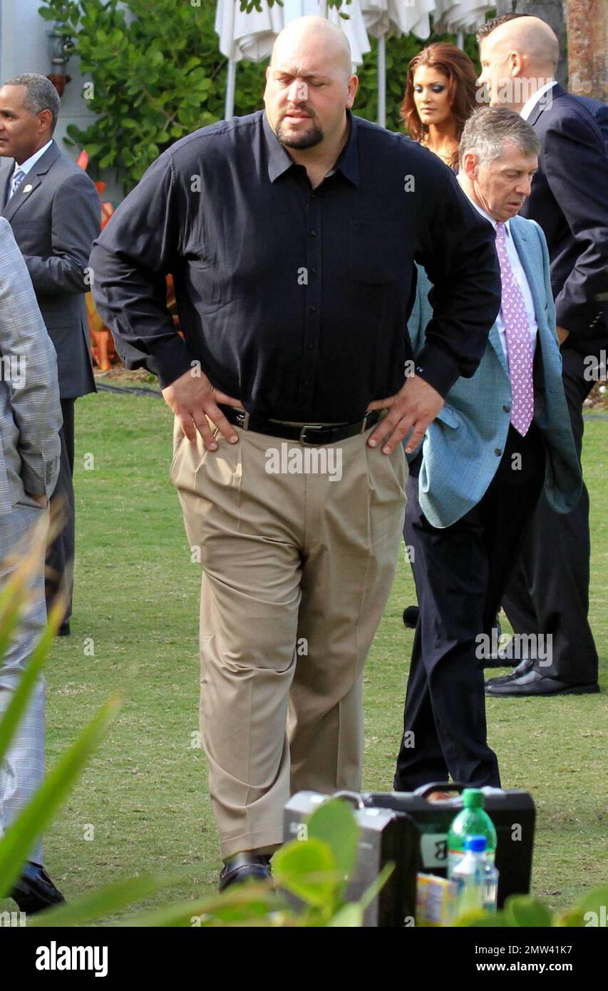 Music mogul Emilio Estefan joins legendary Dolphins Quarterback Dan ...