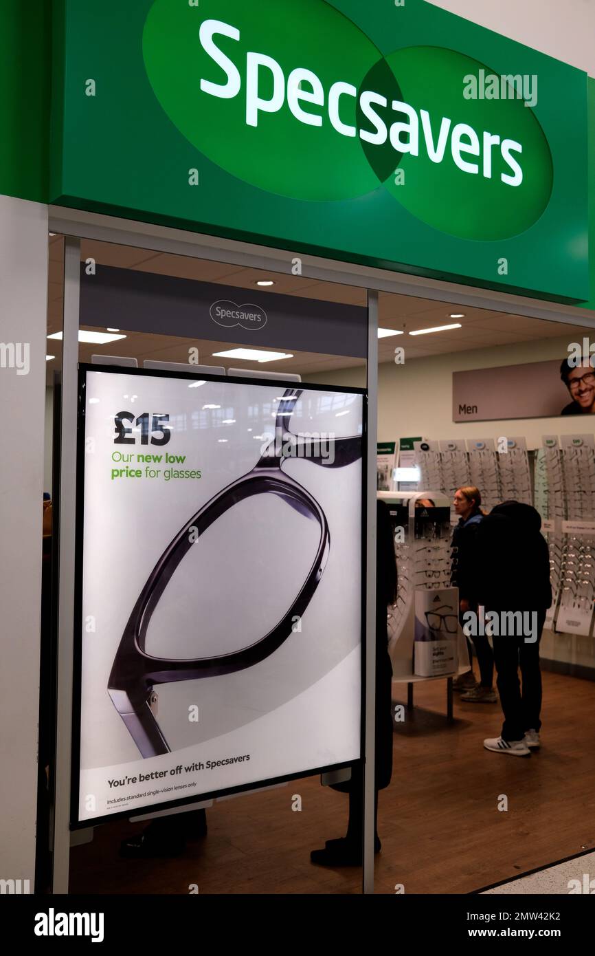 Specsavers opticians glasses eye test hi-res stock photography and ...