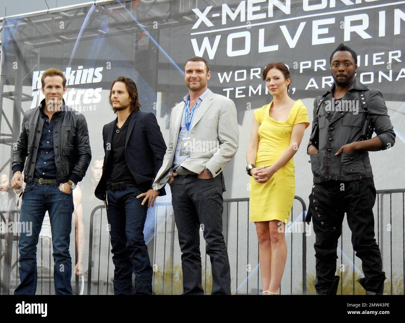 Taylor kitsch x men origins wolverine hi-res stock photography and images - Alamy