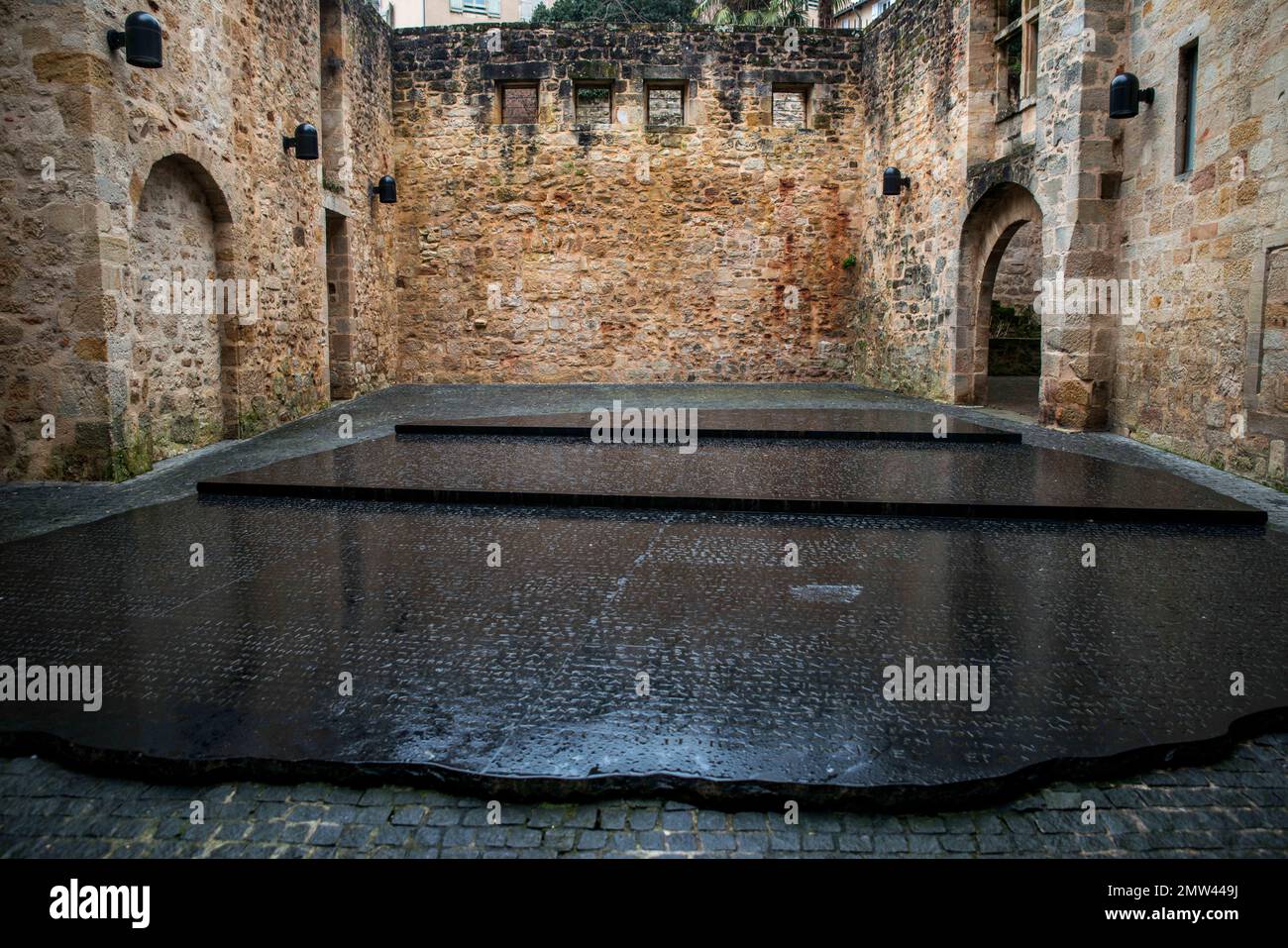 A giant copy of the Rosetta stone, by Joseph Kosuth in Figeac, France ...