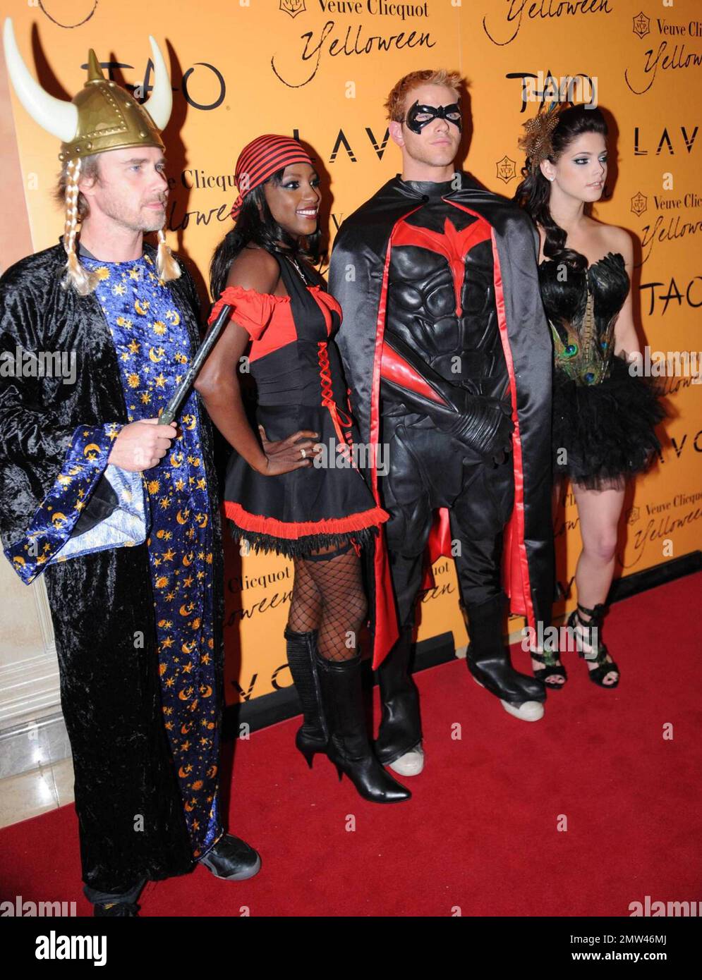 Feather costume vegas red hi-res stock photography and images - Alamy