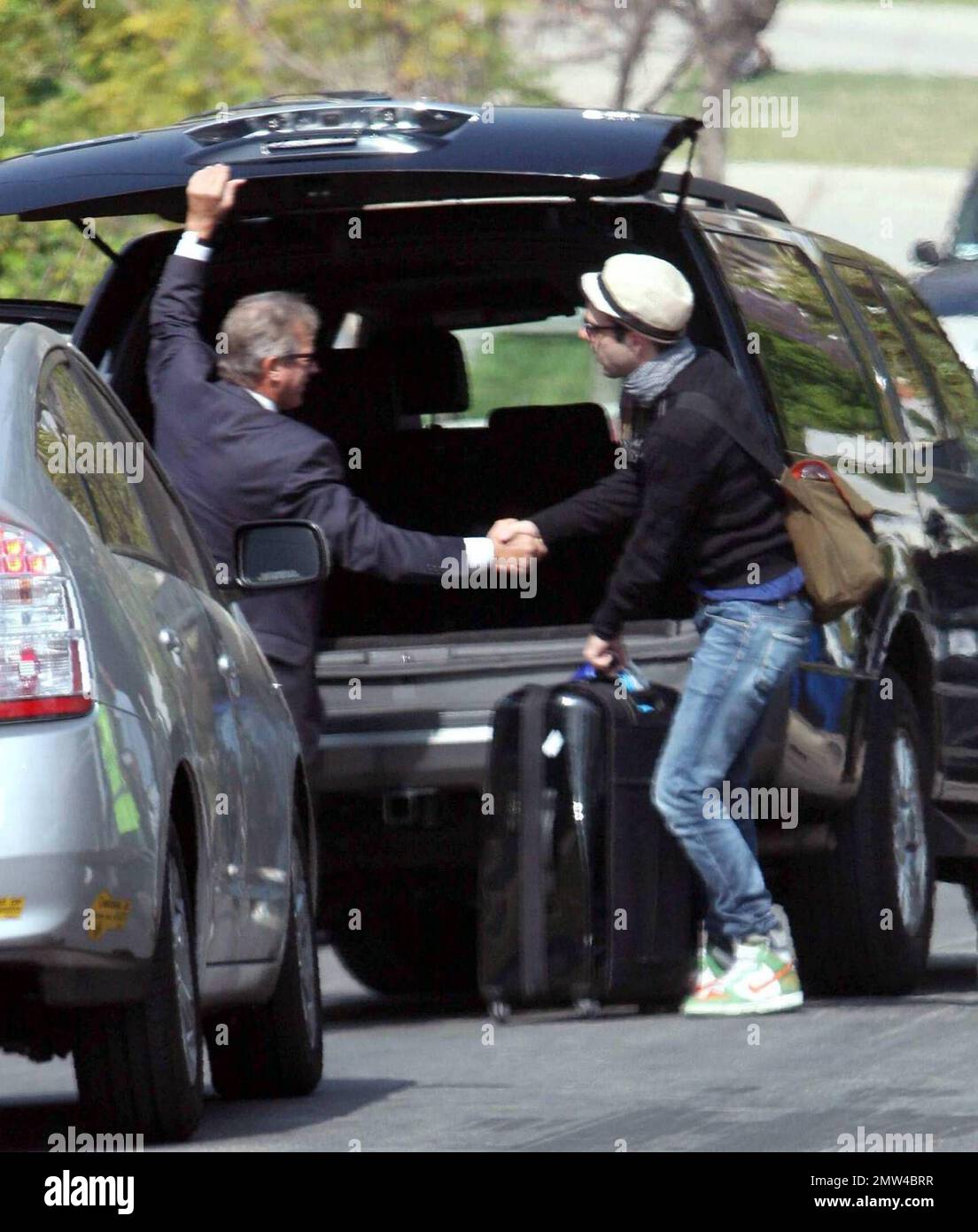 Exclusive!! Actor Zachary Quinto was seen being dropped off by a limo ...