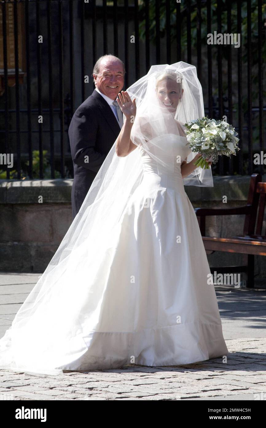 Zara Phillips and England rugby player Mike Tindall leave their Wedding ...
