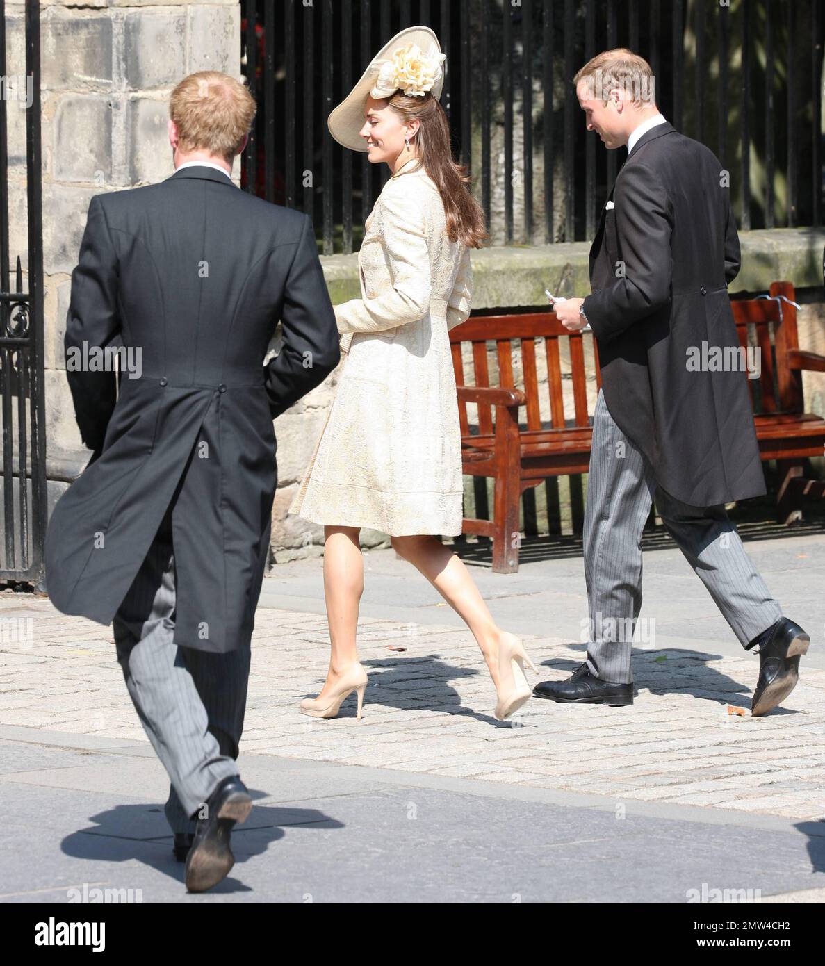 Kate middleton 2011 zara wedding hi-res stock photography and images ...