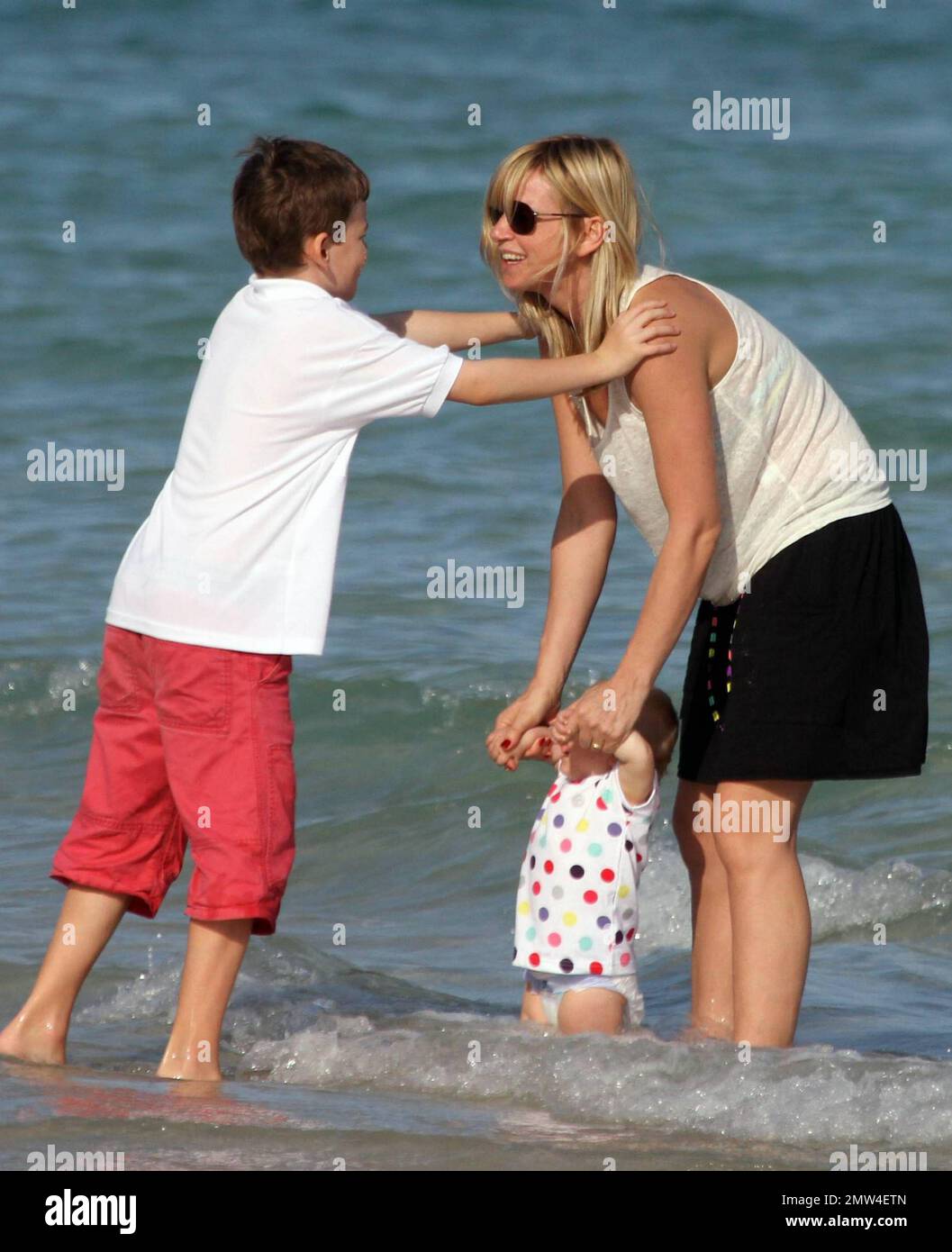 Daughter nelly may lois cook hi-res stock photography and images - Alamy