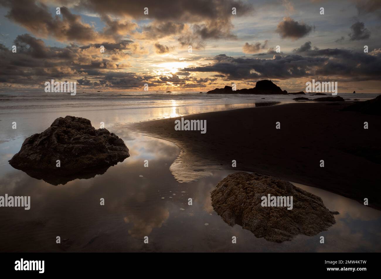 Ruby beach sunset olympic hi-res stock photography and images - Alamy