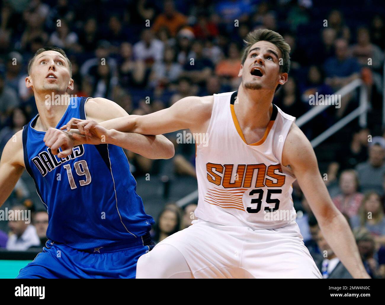 Phoenix Suns forward Dragan Bender (35) and Dallas Mavericks' Jarrod ...