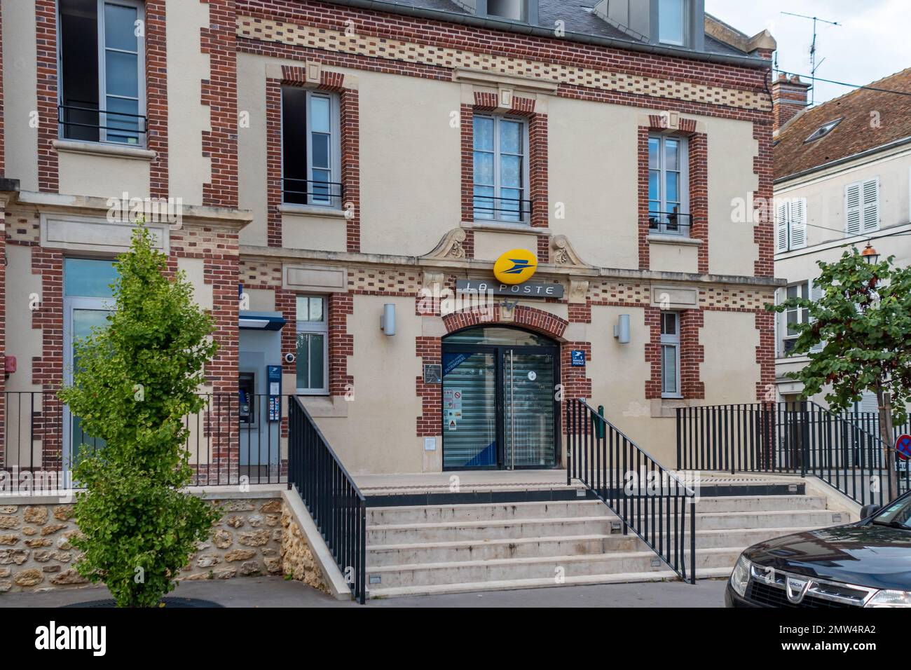 A front view of La Poste french public postal service Stock Photo - Alamy