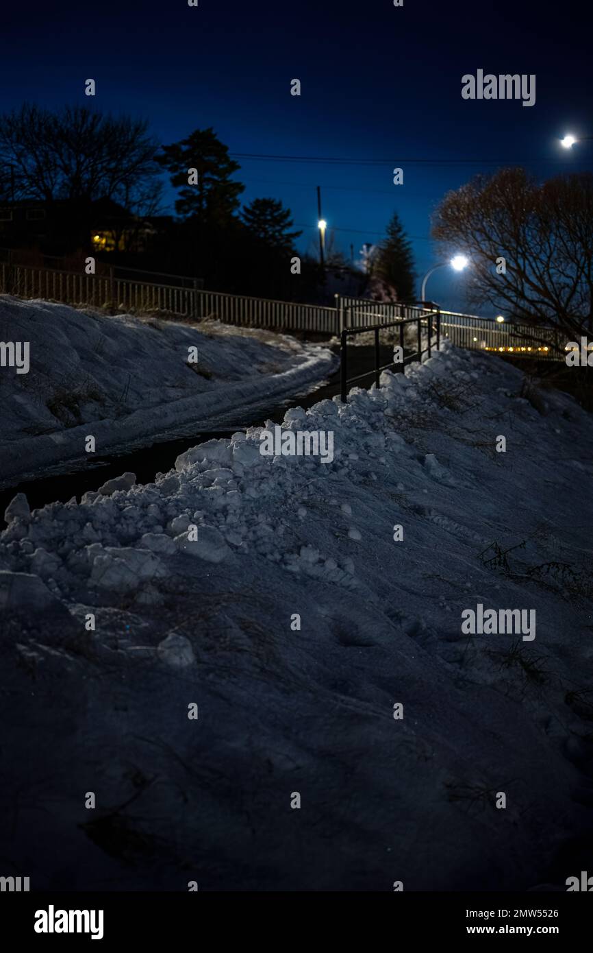 Covered walkway at night hi-res stock photography and images - Alamy