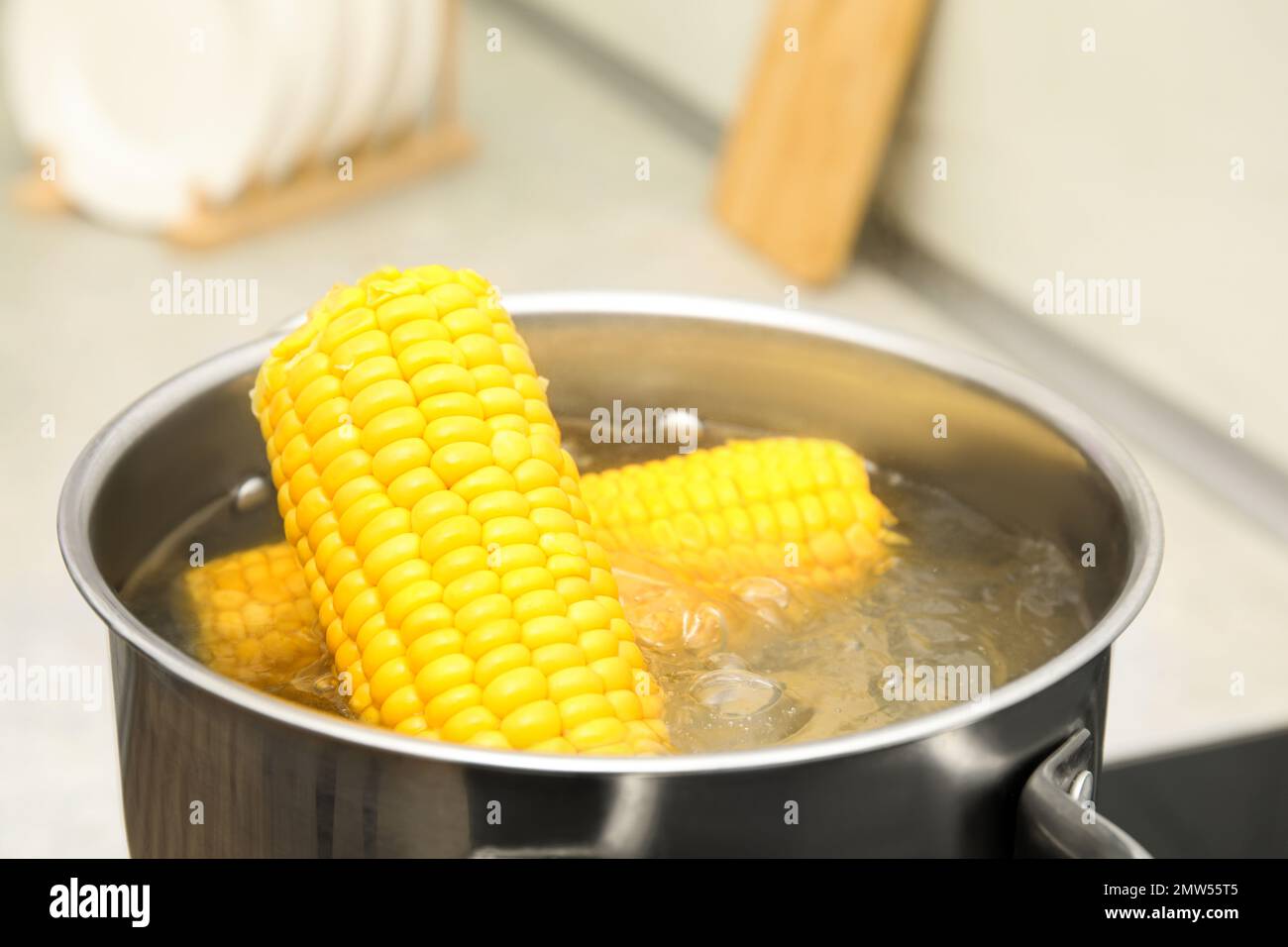 Corn boiling water hi-res stock photography and images - Alamy