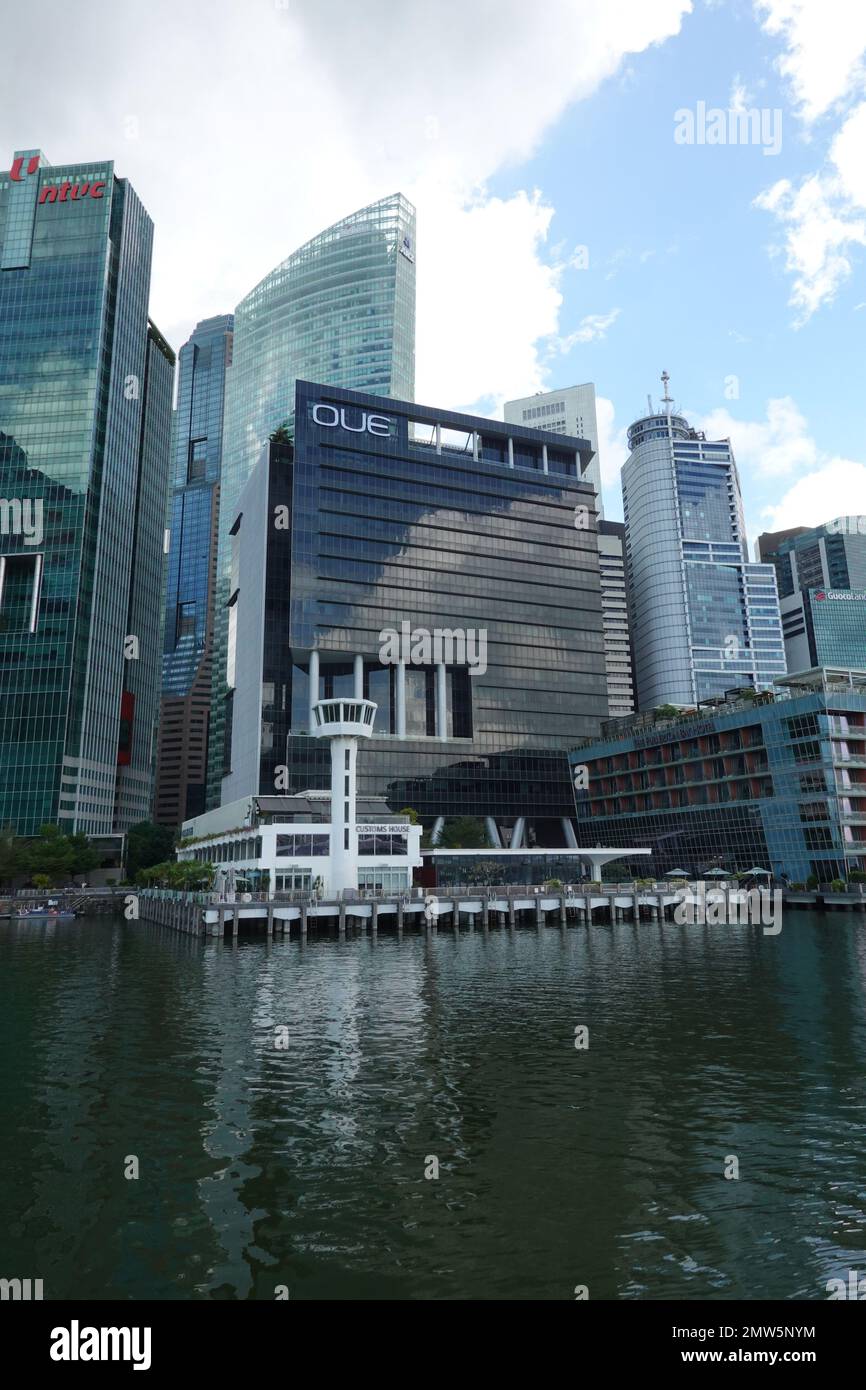 New customs house building hi-res stock photography and images - Alamy