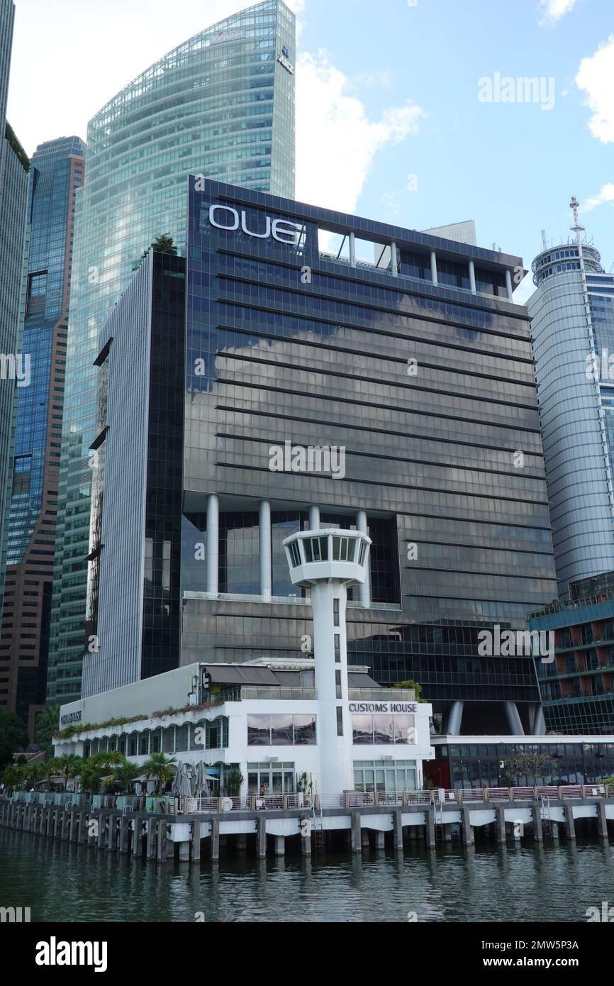 Historic Customs House Singapore, Marina Bay, with the central business ...