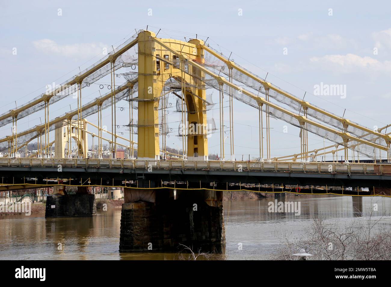 Steel mesh covers parts of the superstructure of the Seventh Streeet ...