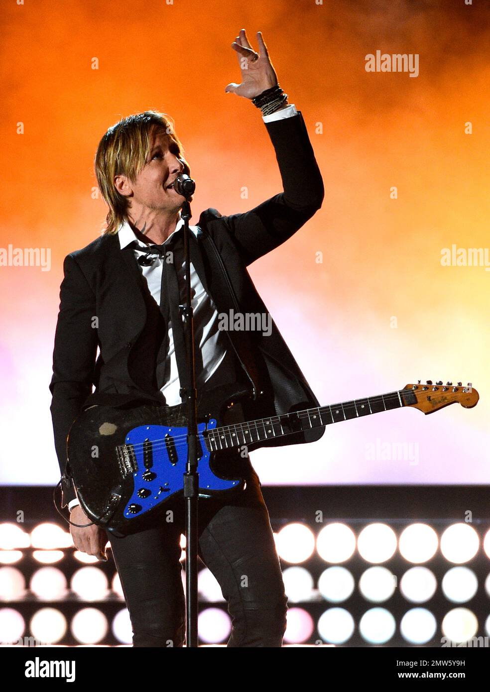 Keith Urban performs "Blue Ain't Your Color" at the 52nd annual Academy ...