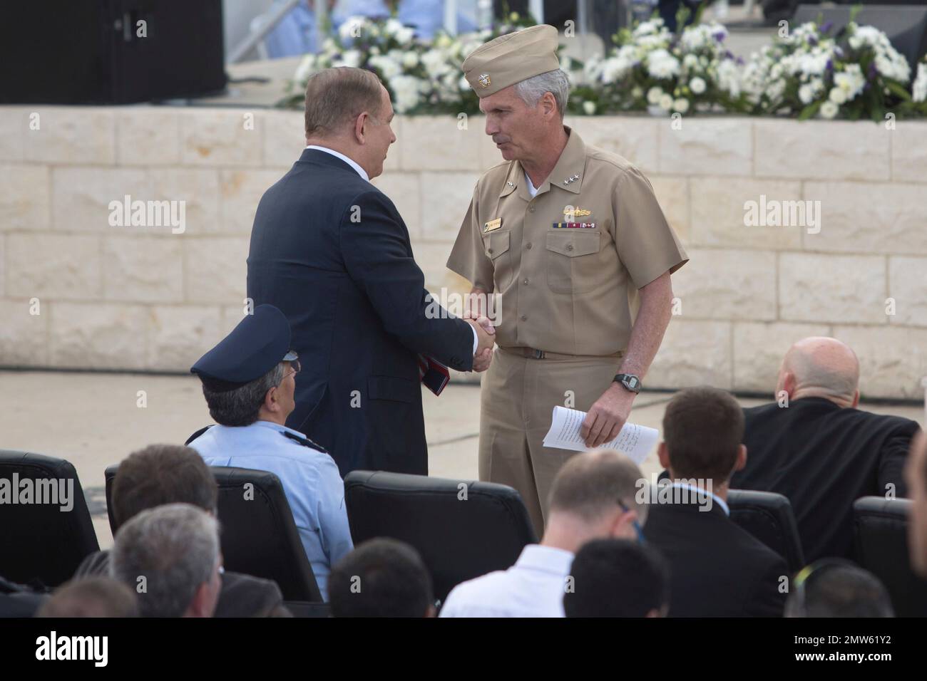 Israeli Prime Minister Benjamin Netanyahu, left, shakes hands with Vice ...