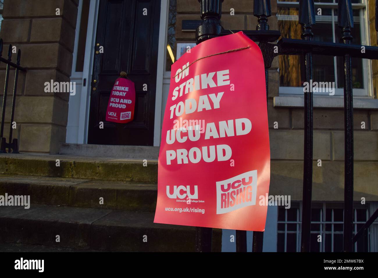 Strike picket sign hi-res stock photography and images - Alamy