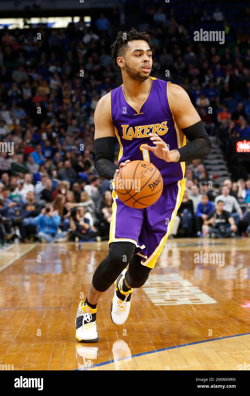 Los Angeles Lakers' D'Angelo Russell plays against the Minnesota ...