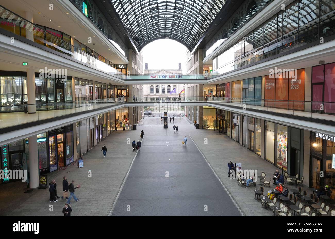 Mall of berlin december 2022 hi-res stock photography and images - Alamy