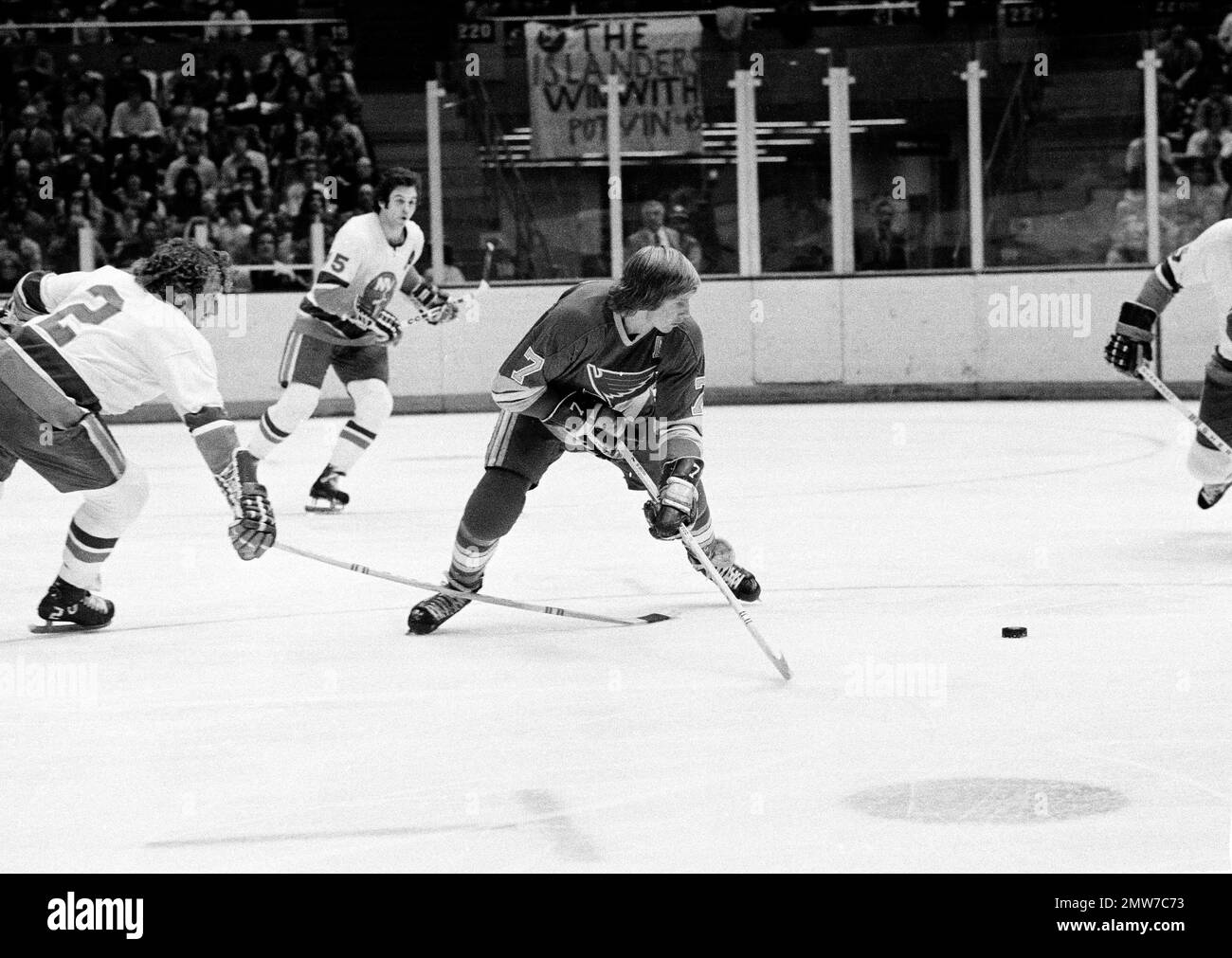 Garry Unger (7) of the St. Louis Blues is seen in action against the ...