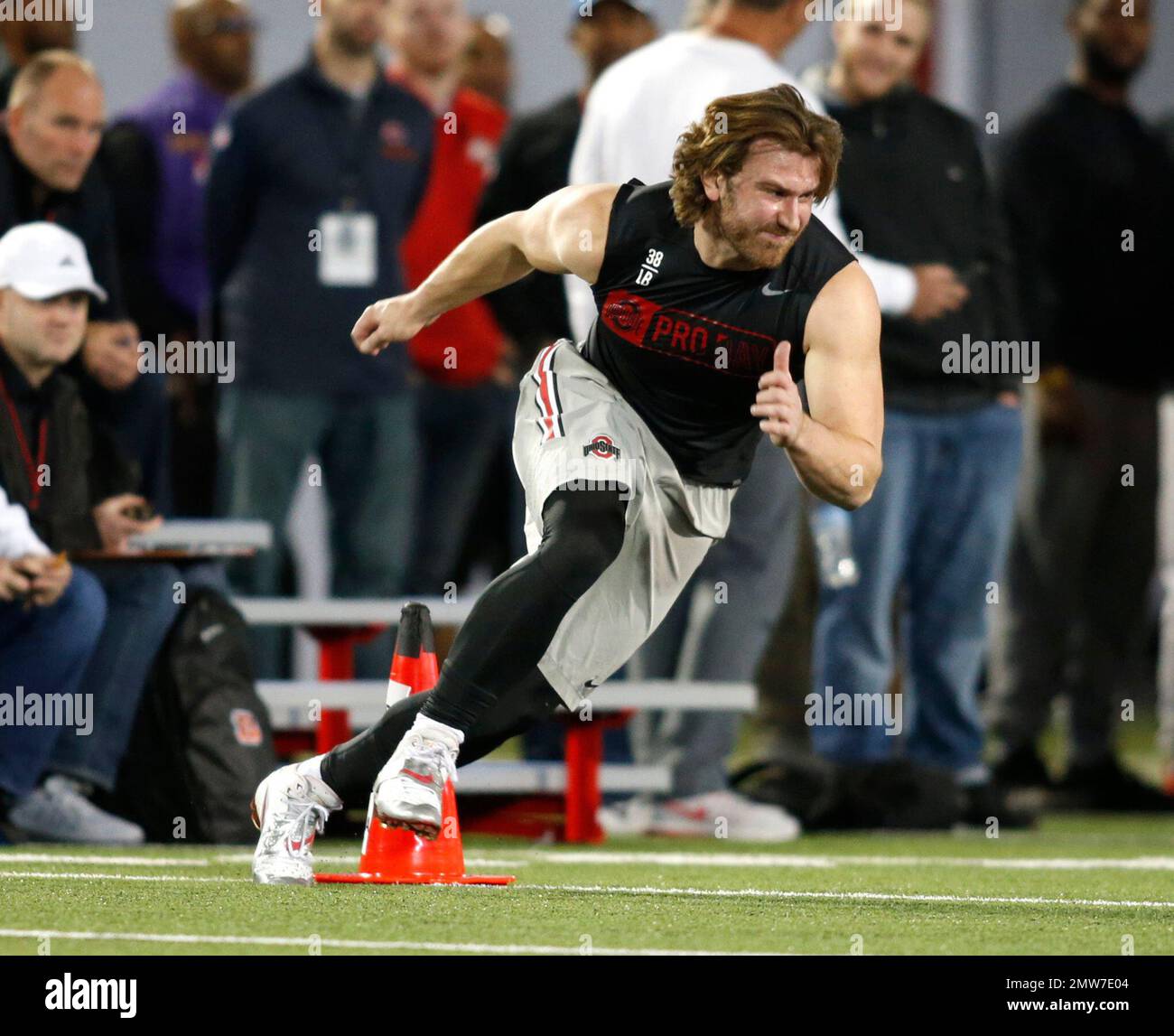 Ohio State linebacker Craig Fada runs through a drill during Pro Day at ...