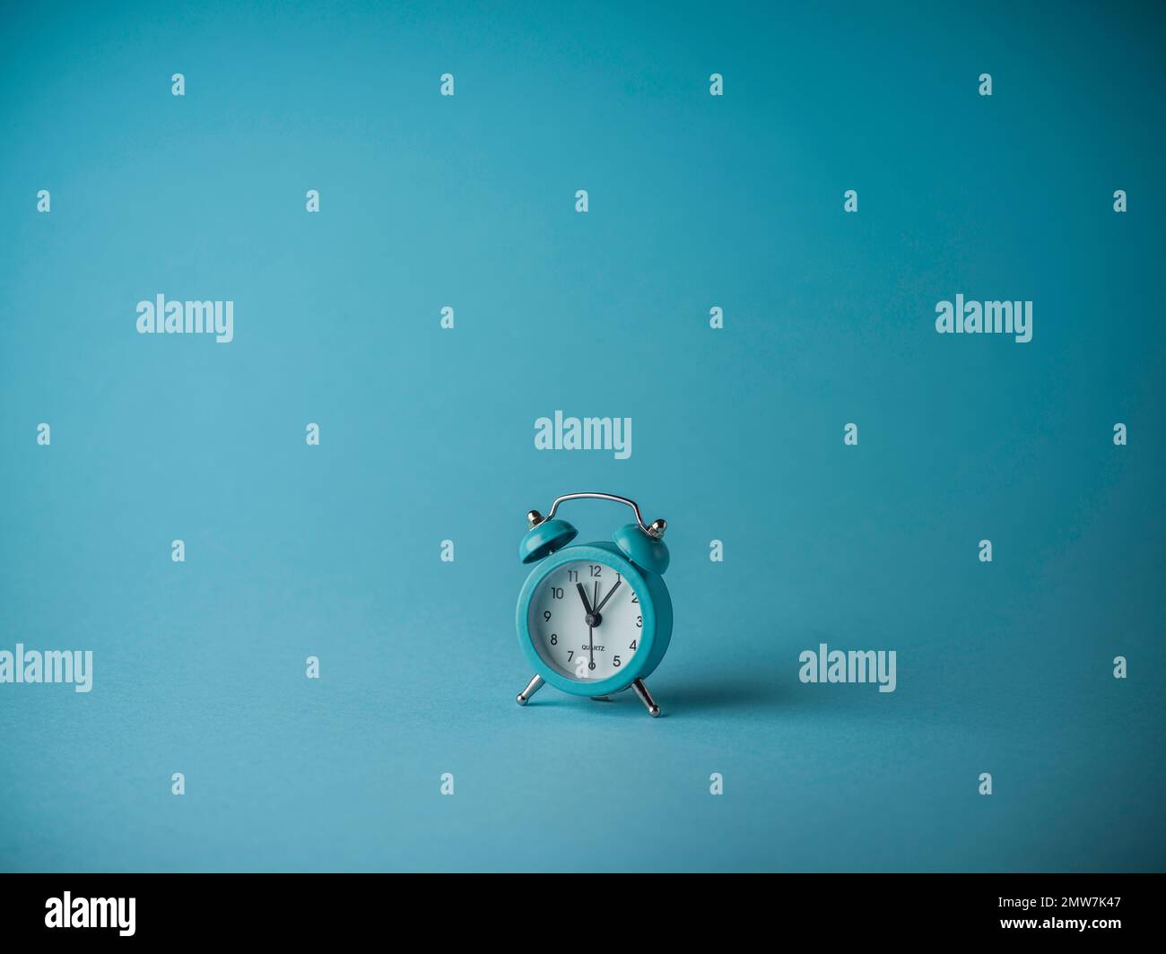 Alarm clock countdown timer hi-res stock photography and images - Alamy