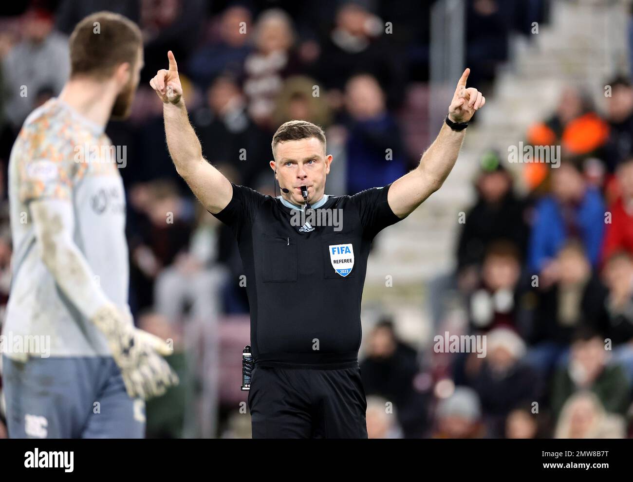 Referee signals for var hi-res stock photography and images - Alamy