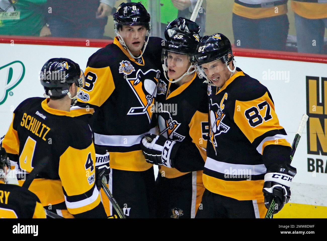 Pittsburgh Penguins' Jake Guentzel (59) celebrates his goal in the ...