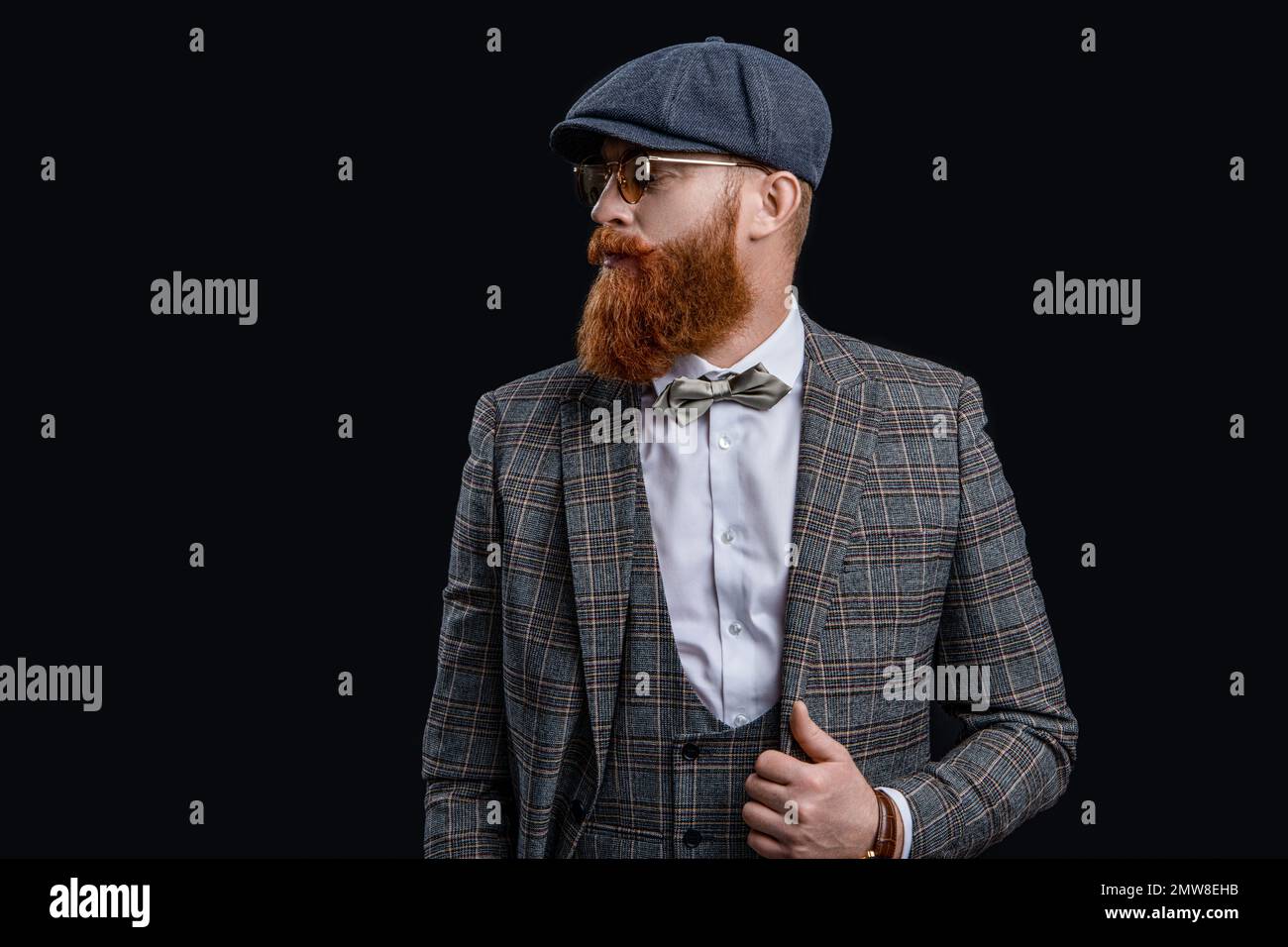 Man in retro peaky hi-res stock photography and images - Alamy