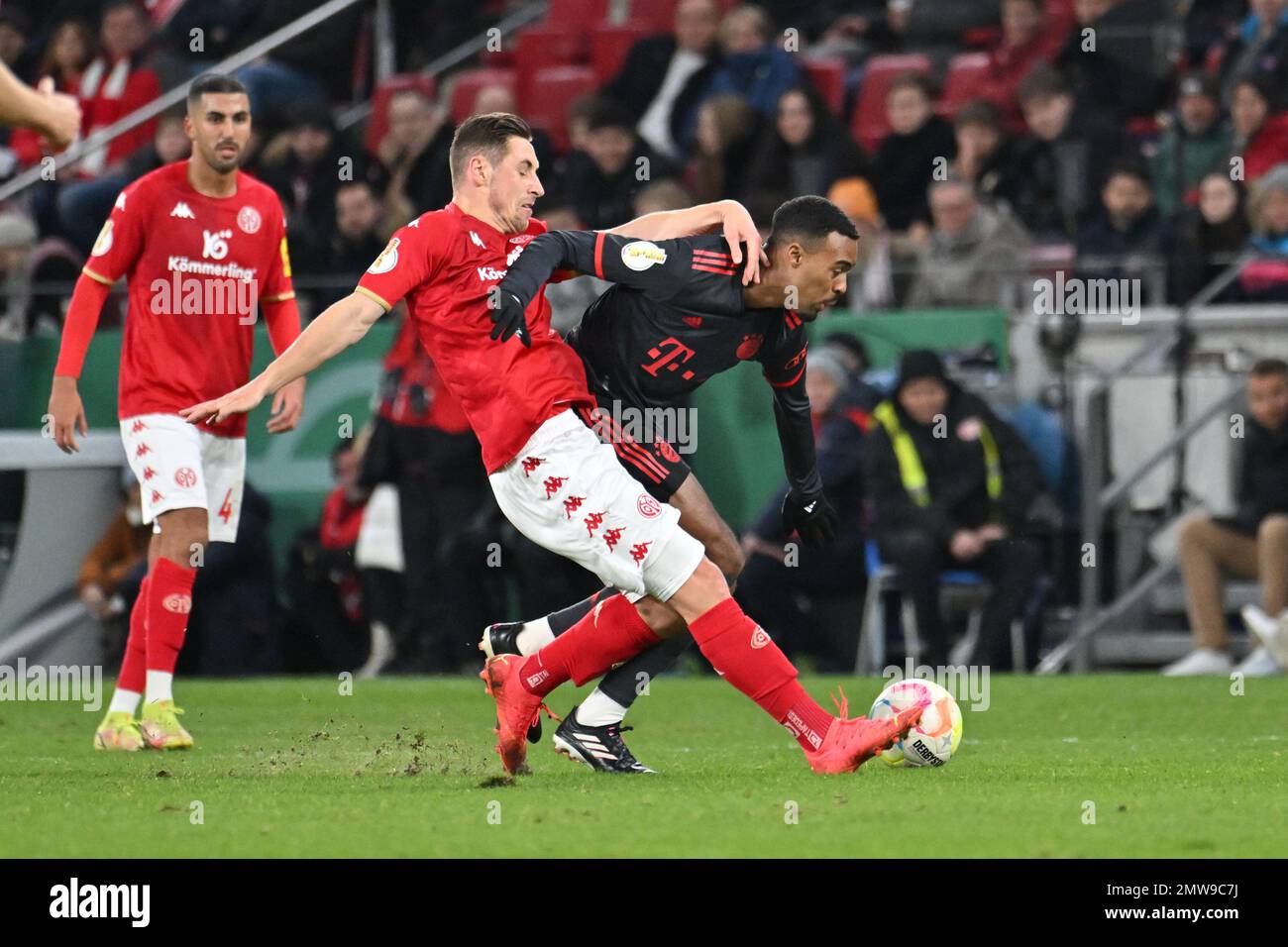 Bayern munich's ryan hi-res stock photography and images - Alamy