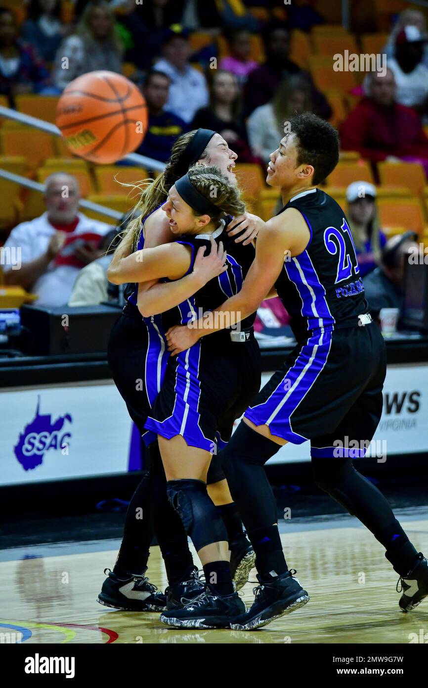 Fairmont Senior's Abby Stoller (24), Anysa Jordan (21), and Erica ...